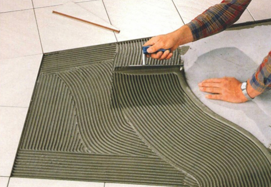 Como aplicar argamassa em pisos passo a passo - Escola Engenharia